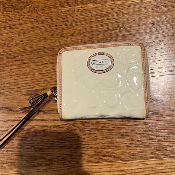 Coach | Bags | Coach Creme Wallet | Poshmark